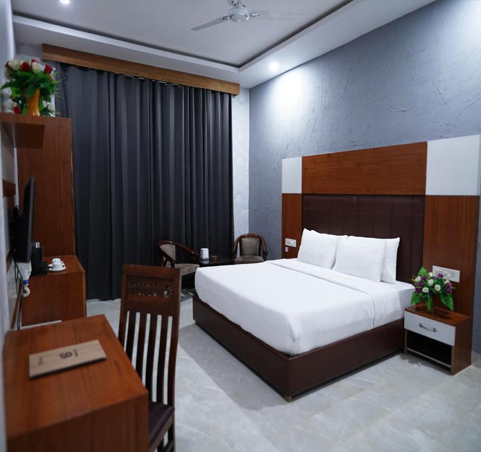 Hotels in Derabassi - Golden Hut